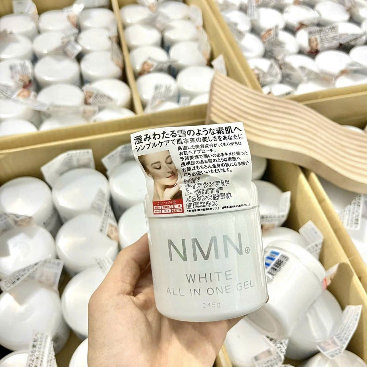 Kem dưỡng trắng NMN của Nhật 245g